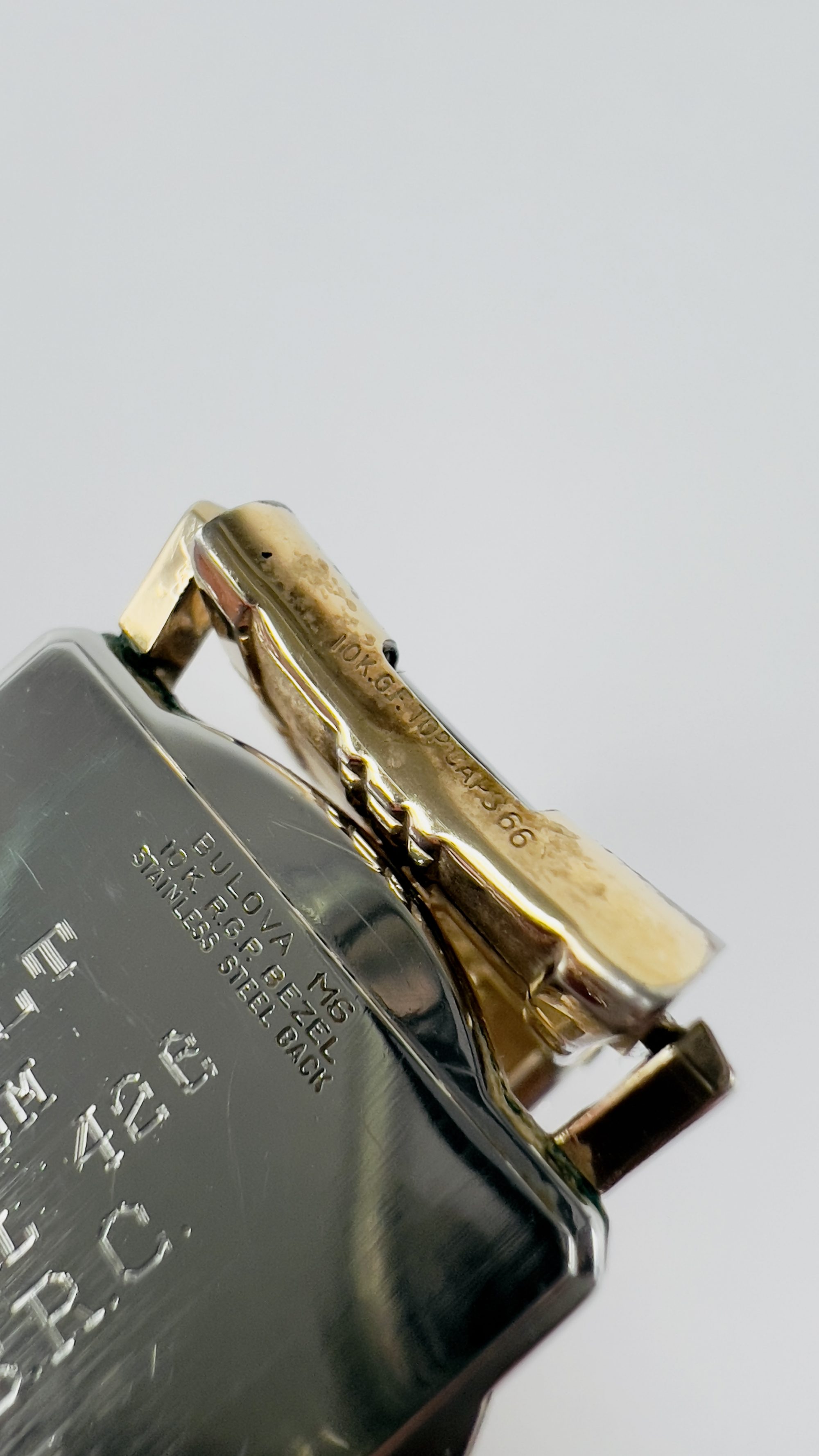 RARE BULOVA ASYMÉTRIQUE “DOUBLE CASE” 1966 – ECY Gallery