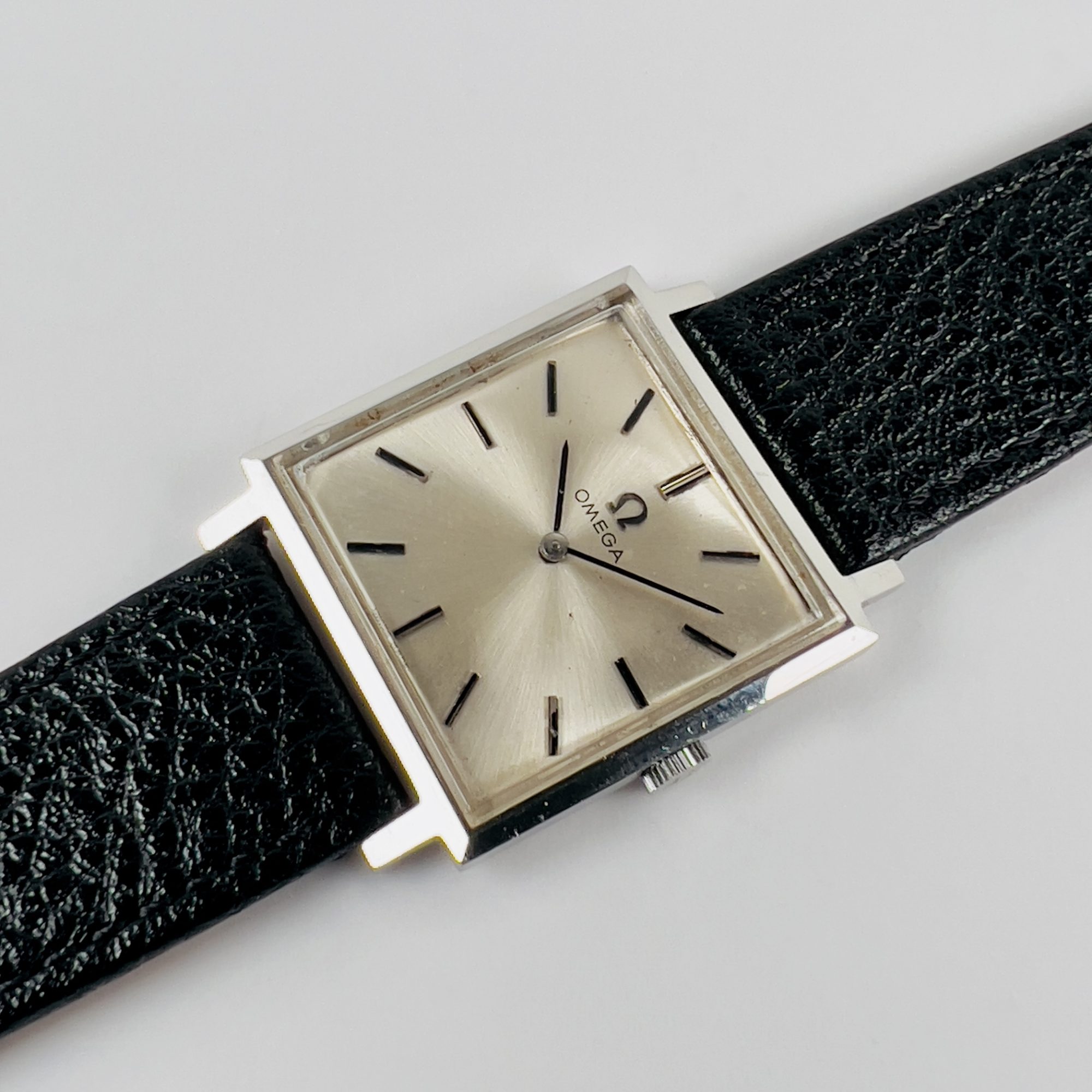 MONTRE OMEGA SLIM SQUARE CIRCA 1967 – ECY Gallery
