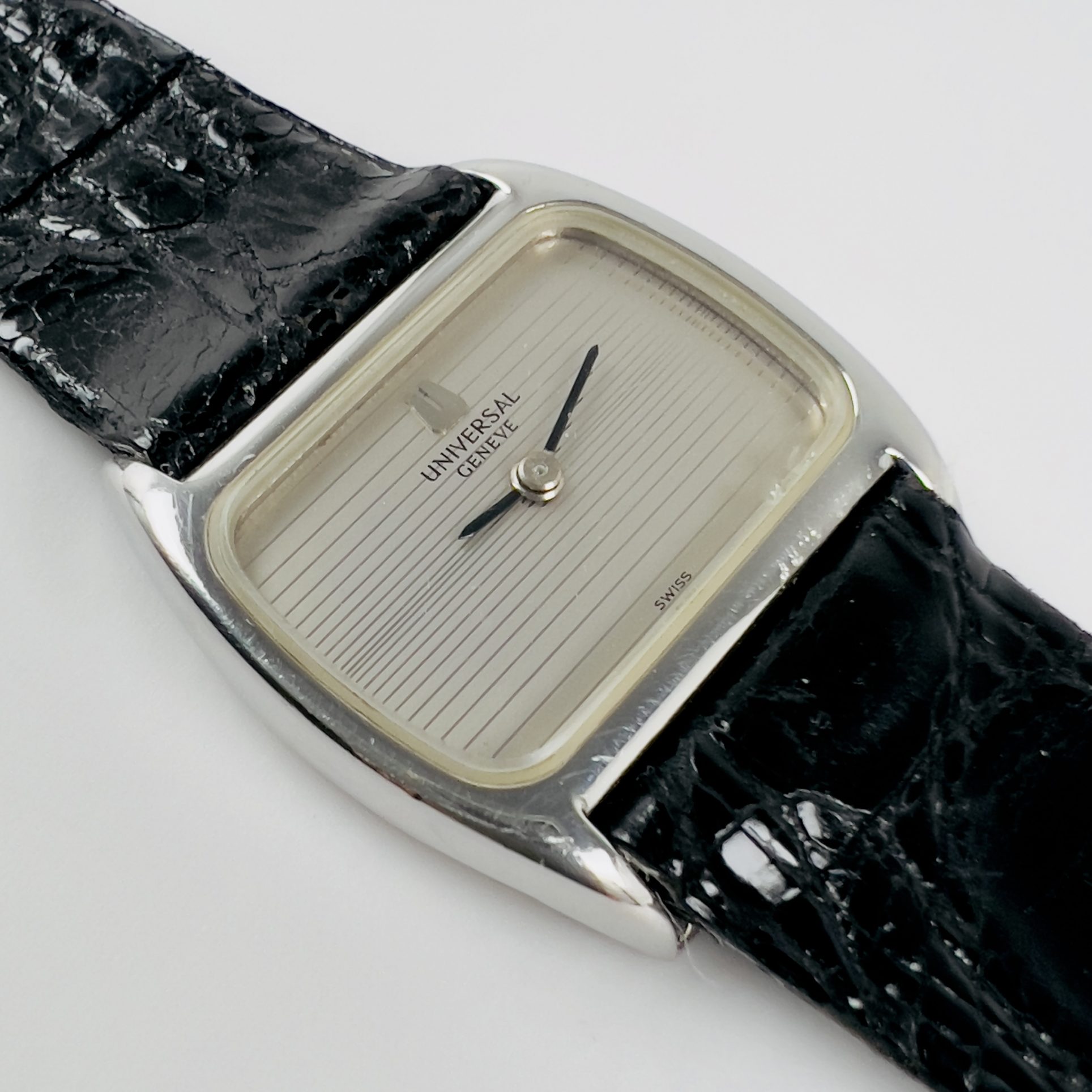 MONTRE FEMME UNIVERSAL GENÈVE STRIPE DIAL CIRCA 1970 – ECY Gallery