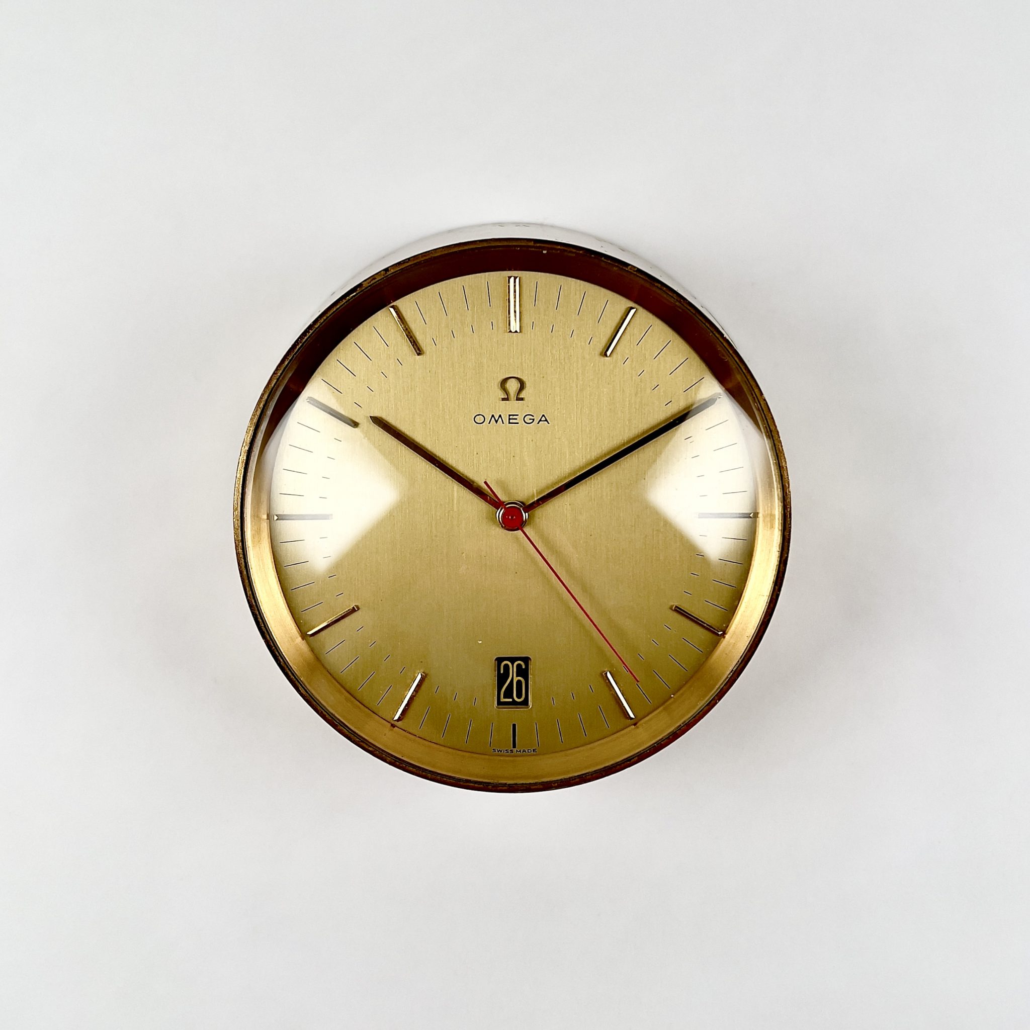HORLOGE OMEGA REF. 5559 « TRUNCATED LINE » CA. 1960 – ECY Gallery